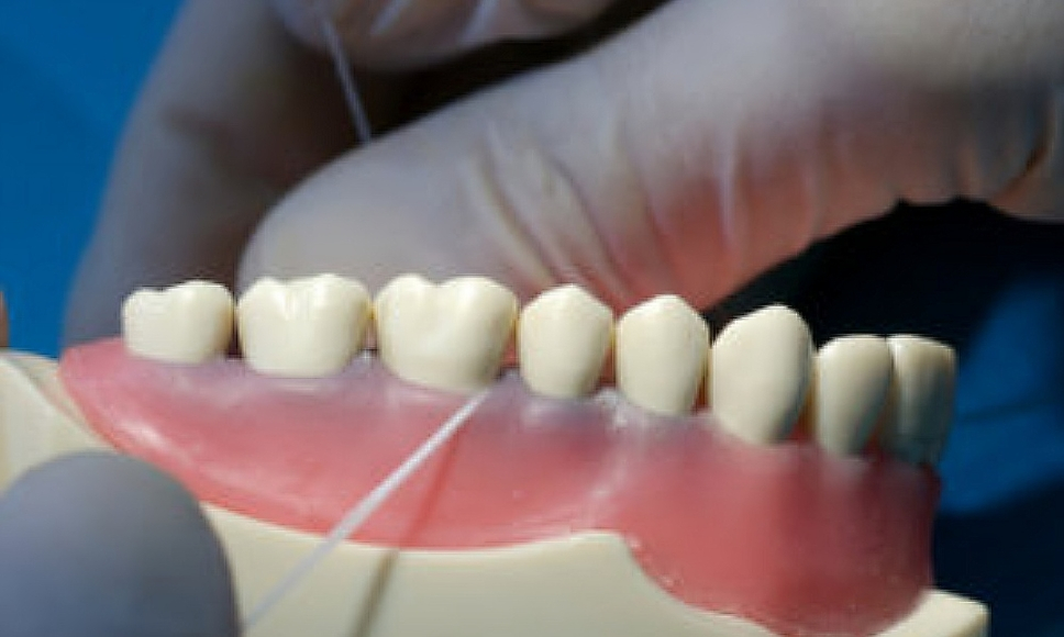 The Correct Way to Floss Your Teeth - Larwin Square Dentistry